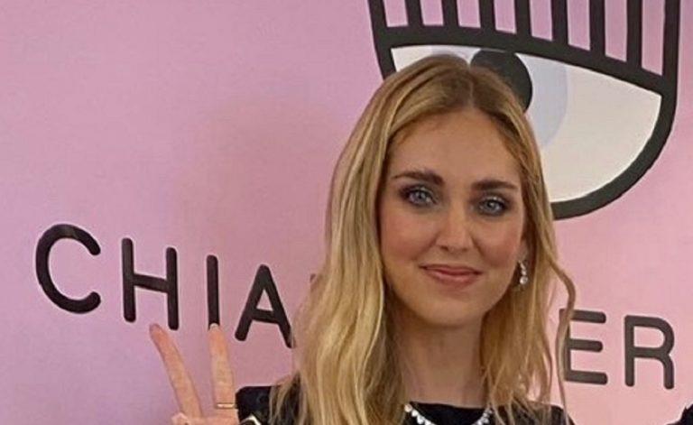 Chiara FERRAGNI e il VESTITO A SANREMO 2023: un effetto la fa sembrare ...
