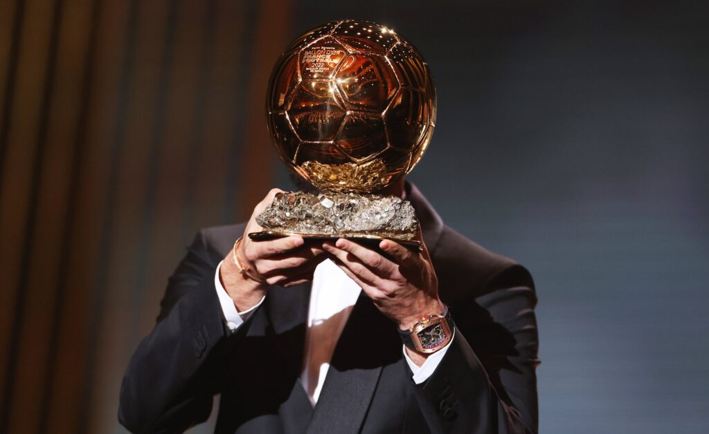 Pallone d'oro 2024, COME FUNZIONA LA VOTAZIONE: chi vota, punteggi e ...