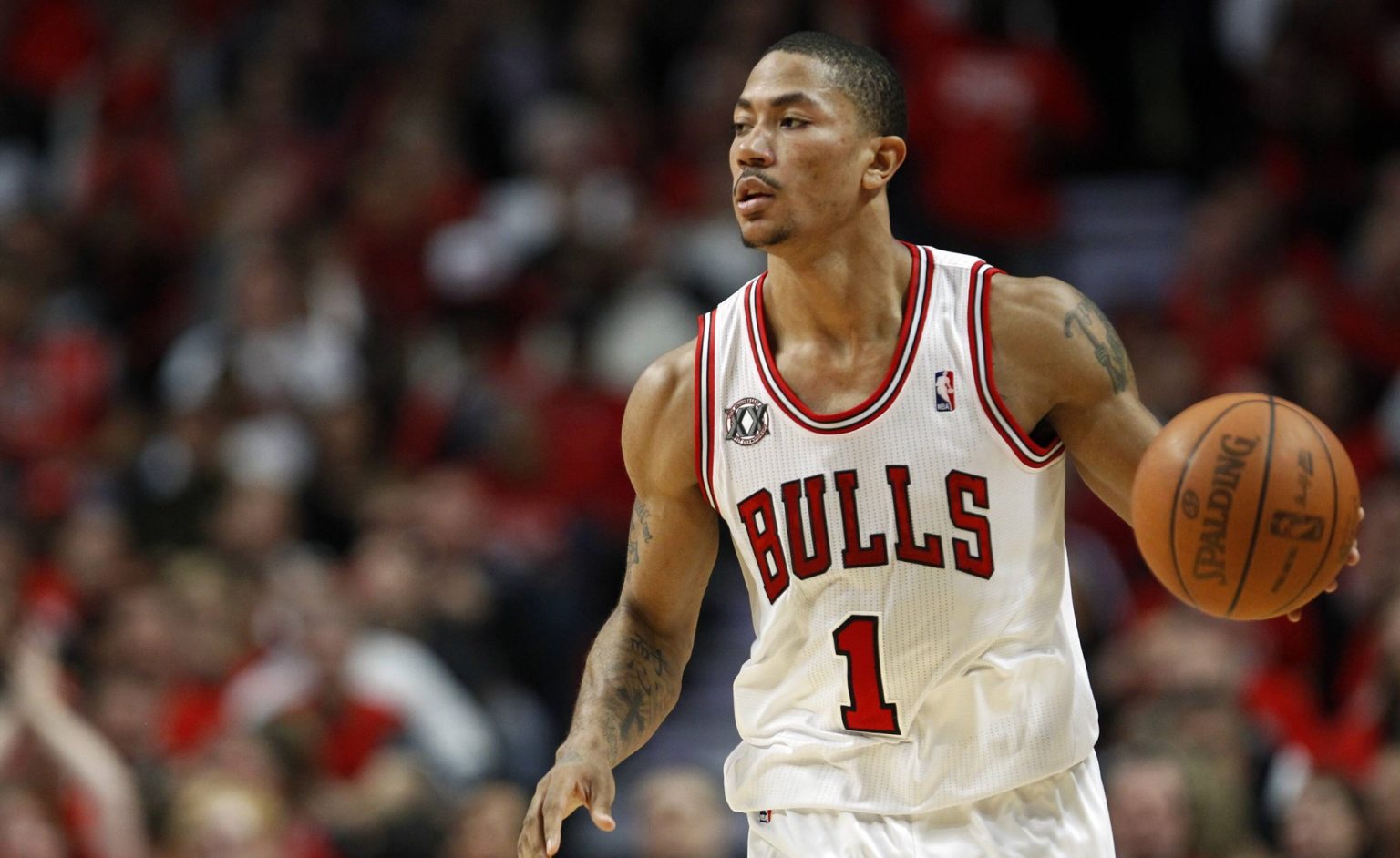 Derrick Rose, i Chicago Bulls ritirano la sua maglia numero 1